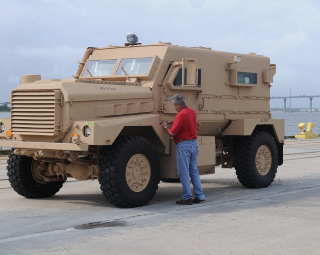 WarWheels.Net- Cougar H A1/A2 4x4 Mine Resistant Ambush Protected Vehicle (MRAP) Index